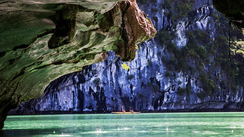 Karst secrets revealed | Heritage Cruises | Cat Ba Archipelago – Vietnam